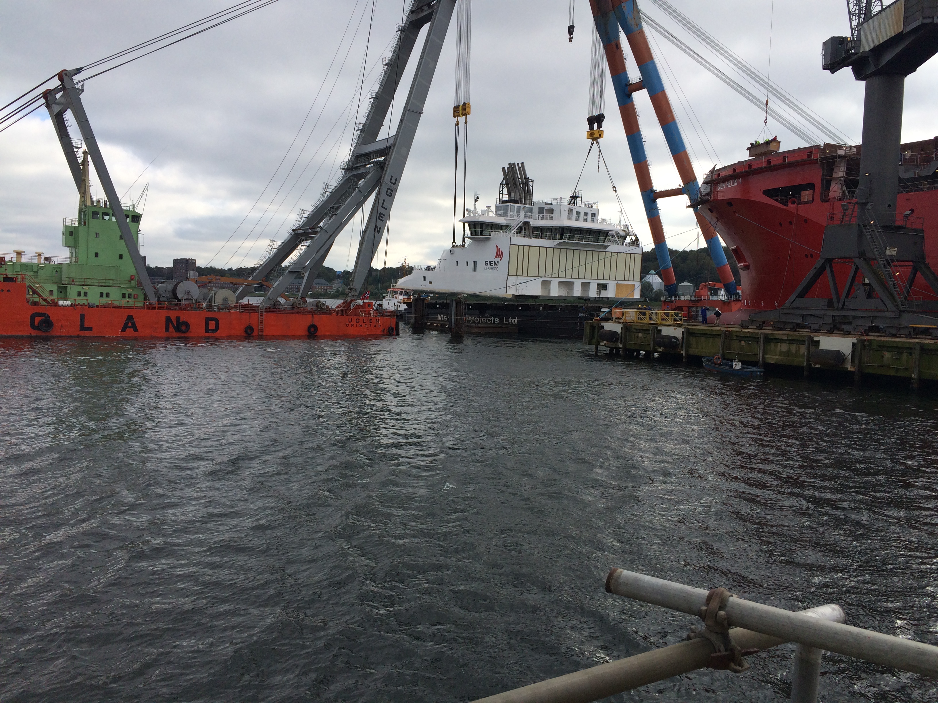 HLV Uglen lifted a 1250 ton deckhouse at Flensburg Shipyard - J.J ...