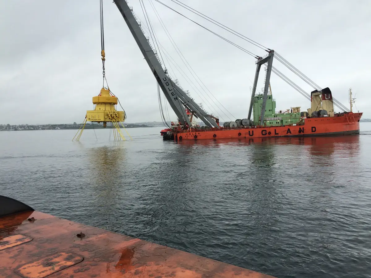 Equipping of "Gina Krogh" loading buoy for ocean towage - J.J. Ugland ...