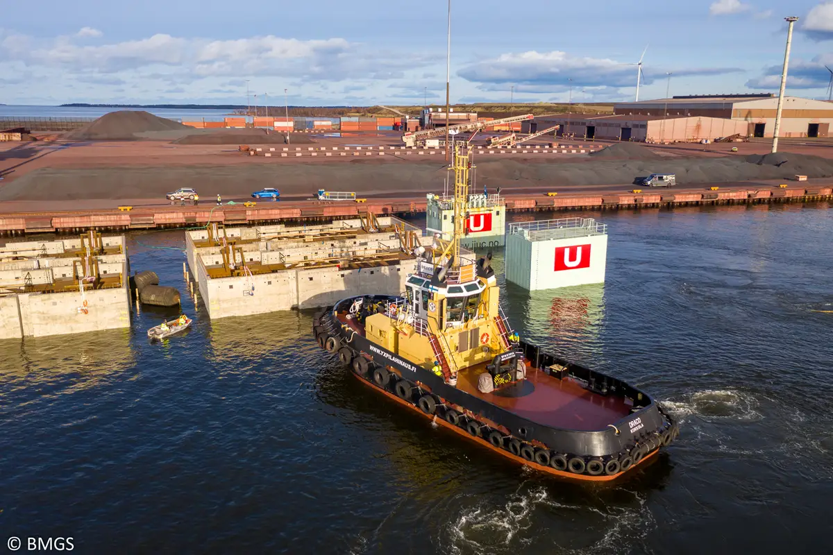SEMI-SUBMERSIBLE BARGE UR 93 | LARGE INFRASTRUCTURE PROJECT IN FINLAND ...