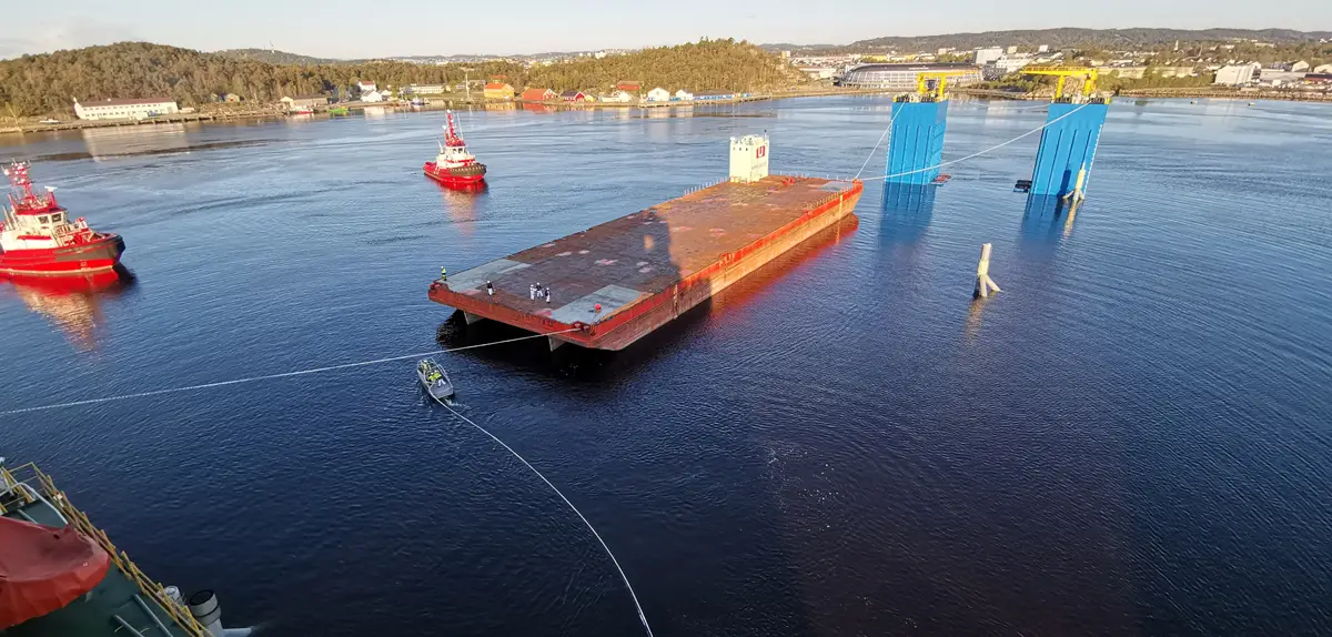 Transport of Cosl Rigmar to China - J.J. Ugland Construction