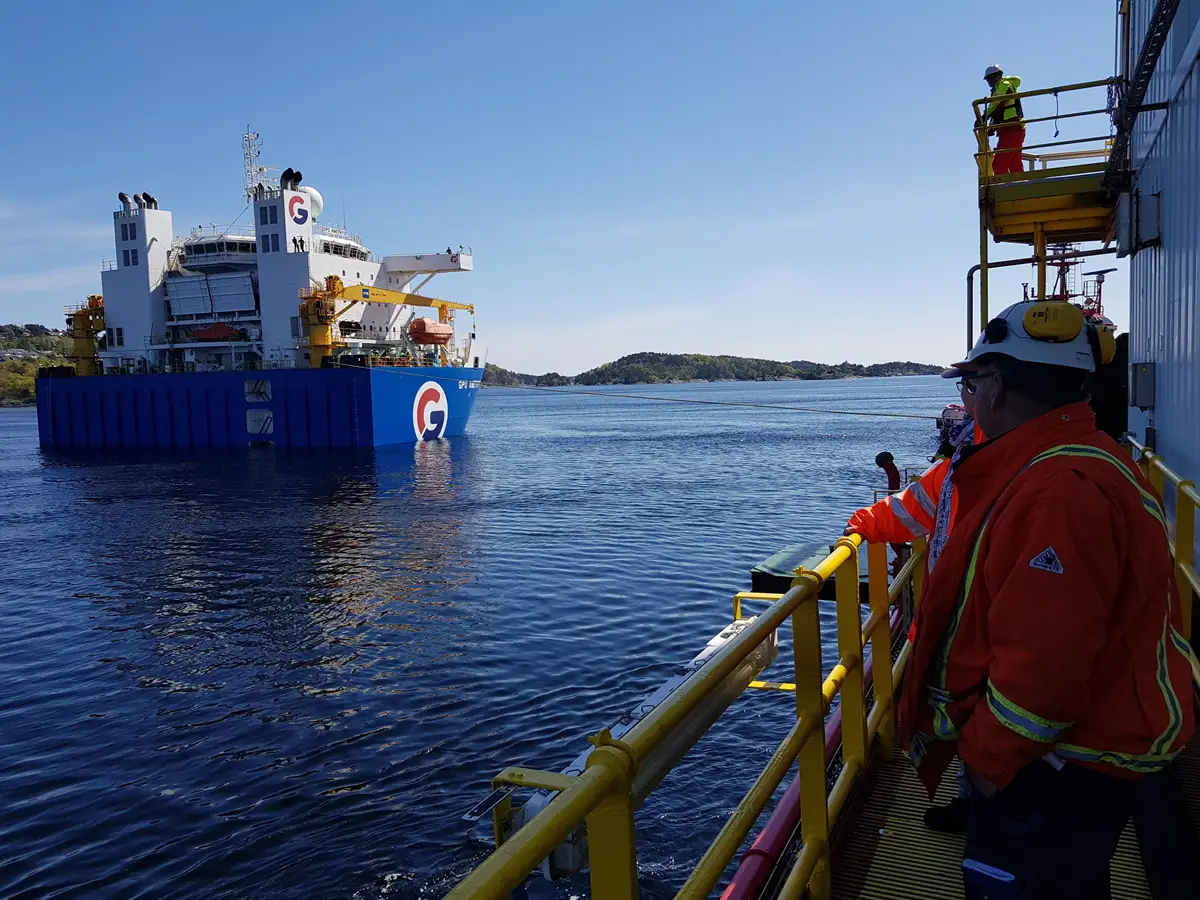 Transport of Cosl Rigmar to China - J.J. Ugland Construction